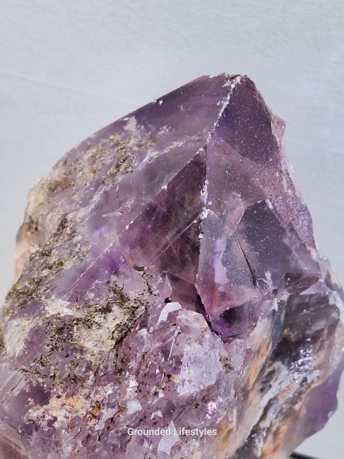 Four Peaks Amethyst: Arizona’s High-Altitude Violet with Red Flash ...